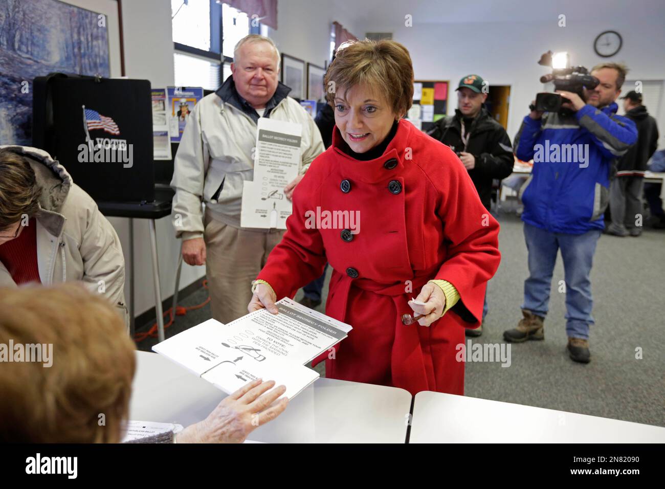 Former Democratic U.S. Rep. Debbie Halvorson casts her vote in Steger ...