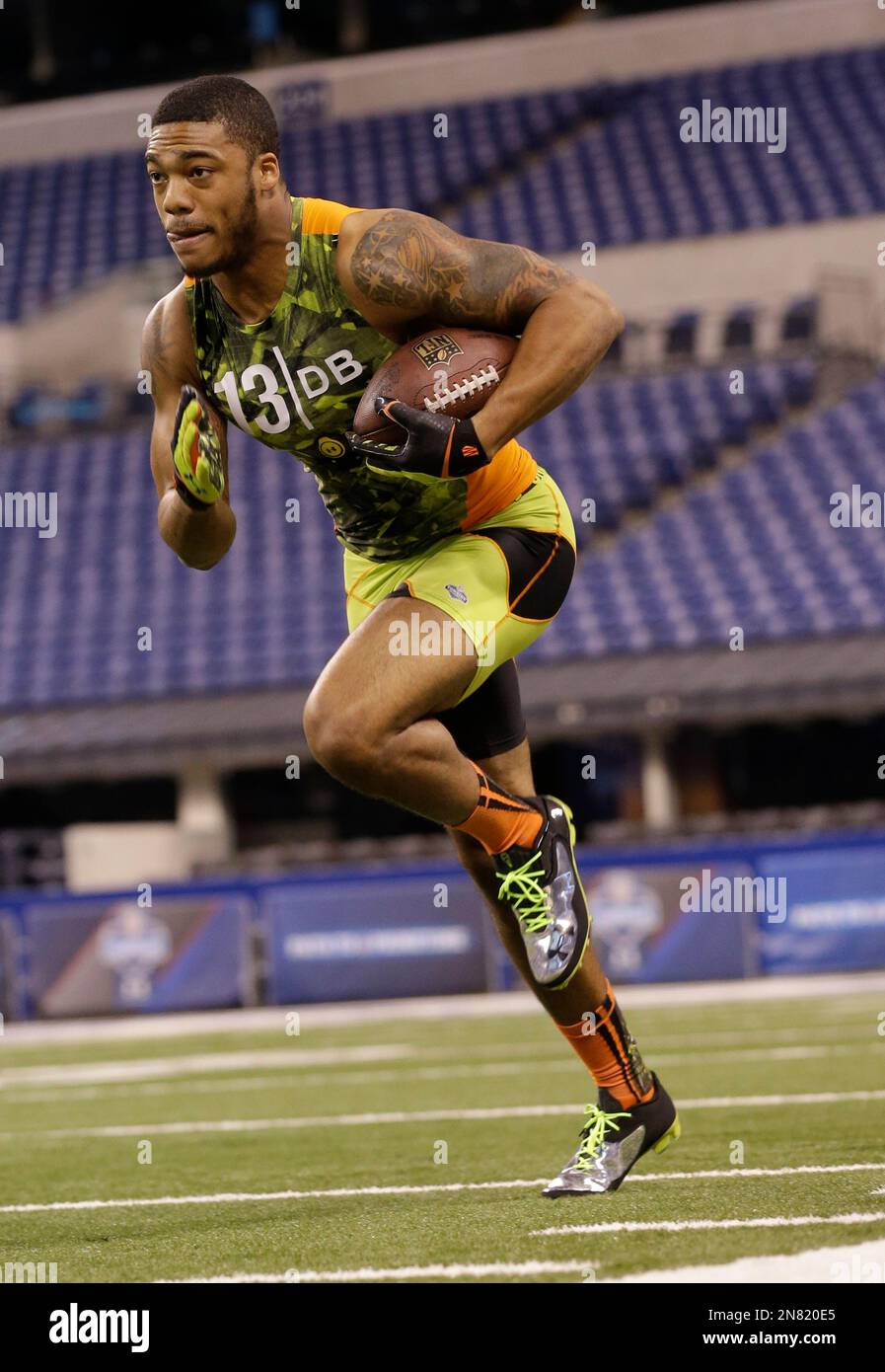 Florida defensive back Matt Elam runs a drill during the NFL football ...