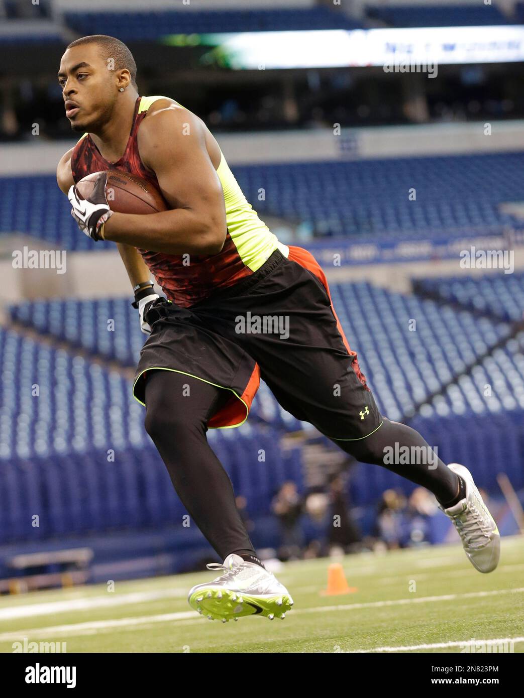 South Carolina linebacker Devonte Holloman runs a drill during the NFL ...