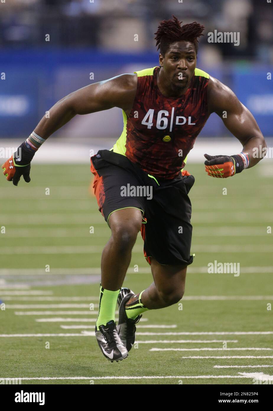 South Carolina defensive lineman Devin Taylor runs a drill during the ...