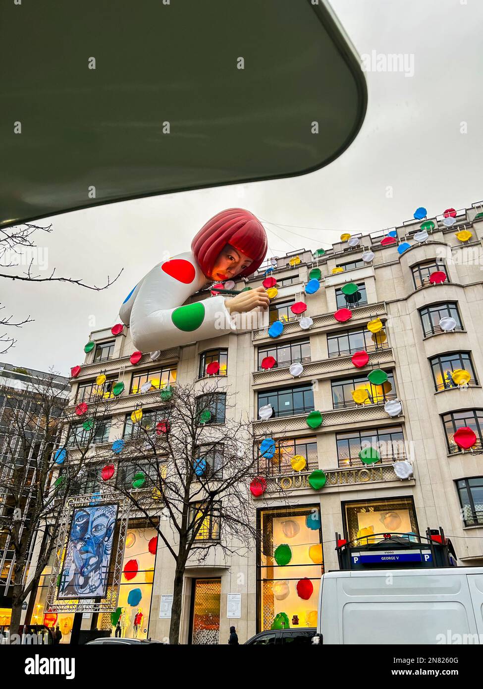 Louis vuitton paris kusama hi-res stock photography and images - Alamy