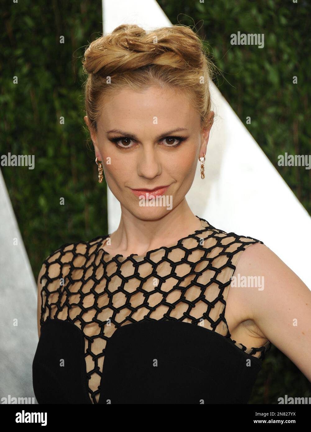 Actress Anna Paquin arrives at the 2013 Vanity Fair Oscars Viewing and ...