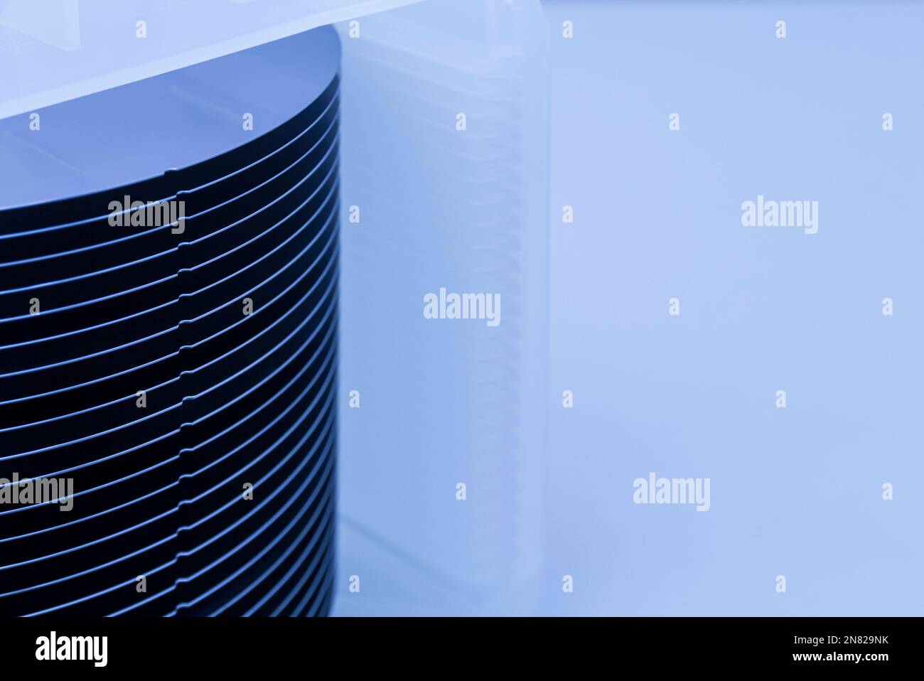 Semiconductor device manufacturing hi-res stock photography and images ...