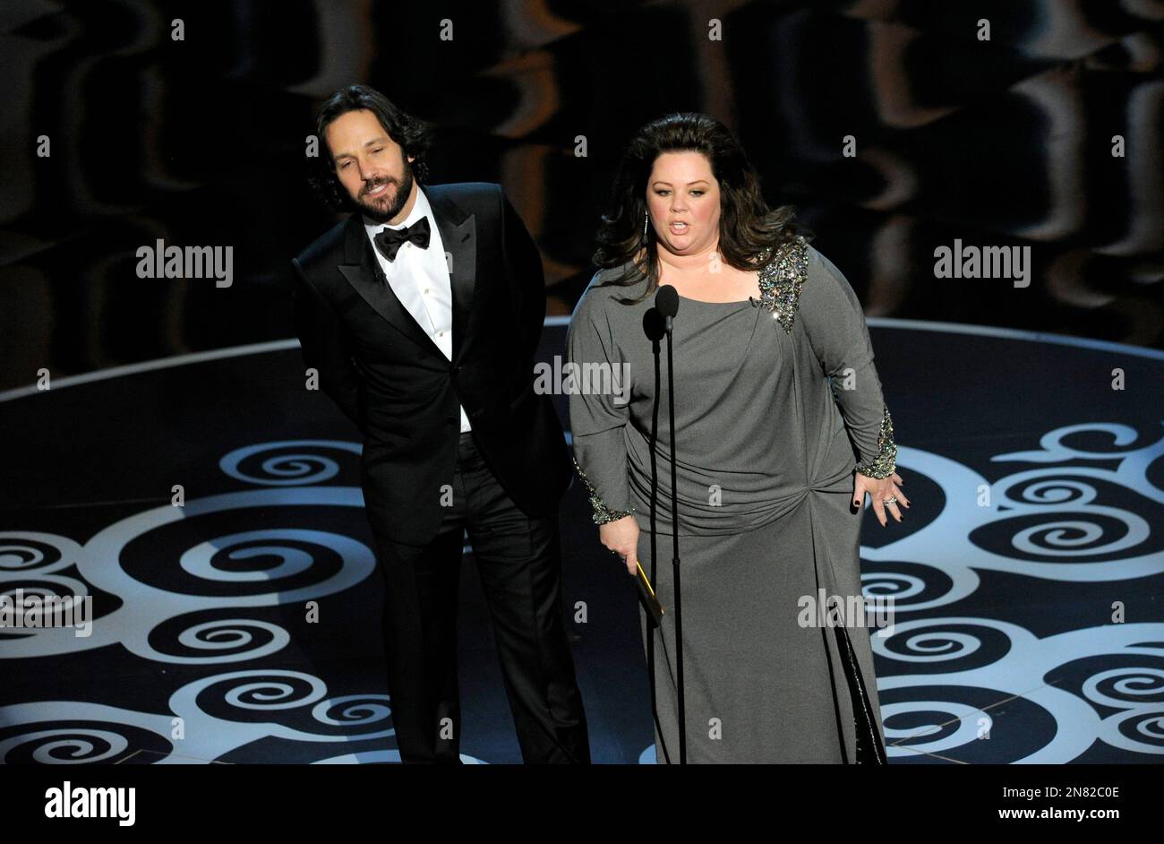 Actors Paul Rudd, left, and Melissa McCarthy present an award during ...