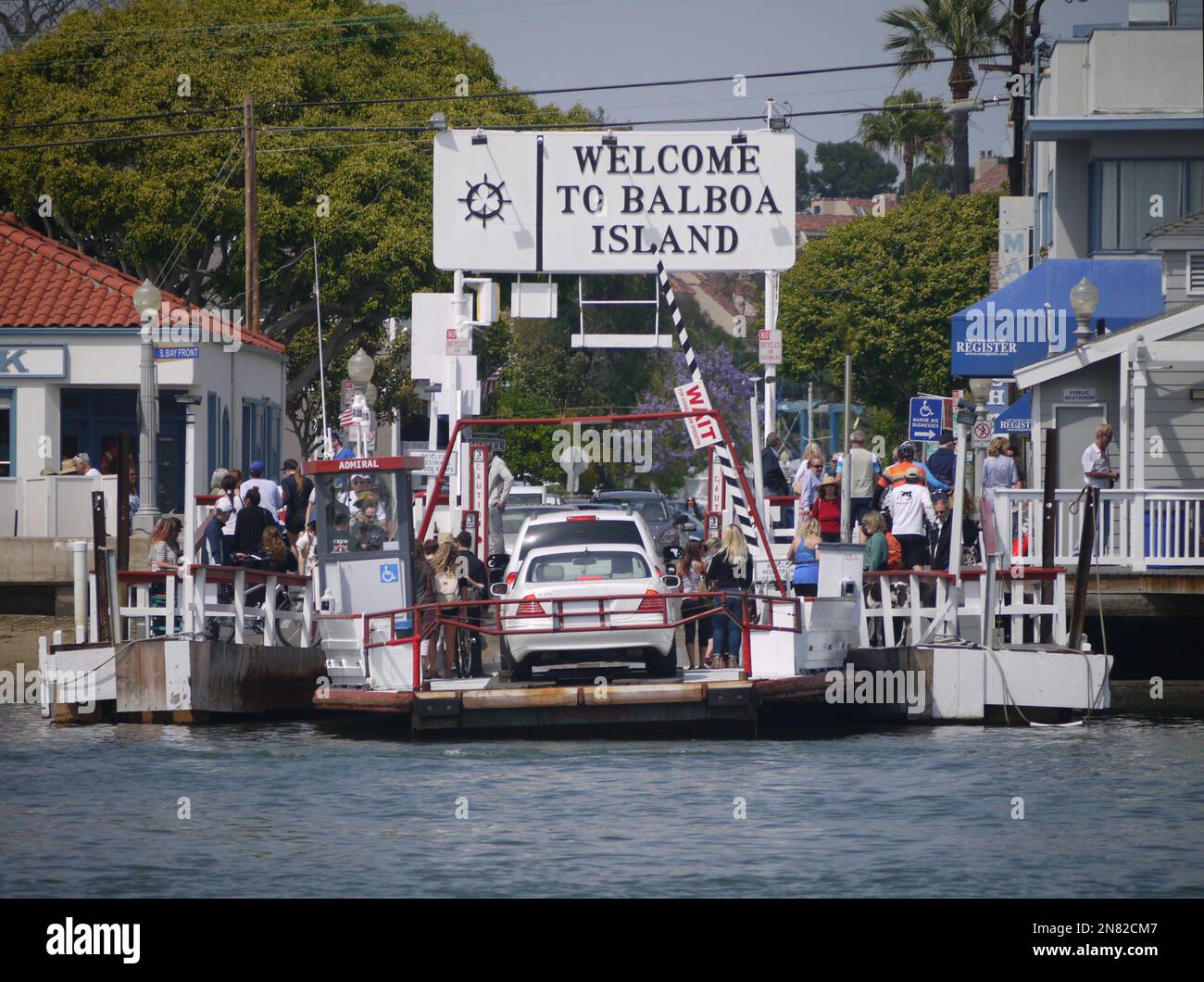 Balboa island ferry hi-res stock photography and images - Alamy
