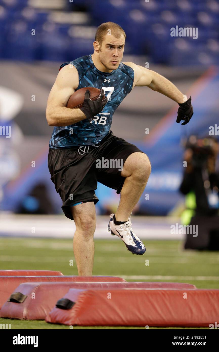 Ohio State running back Zach Boren runs a drill at the NFL football ...