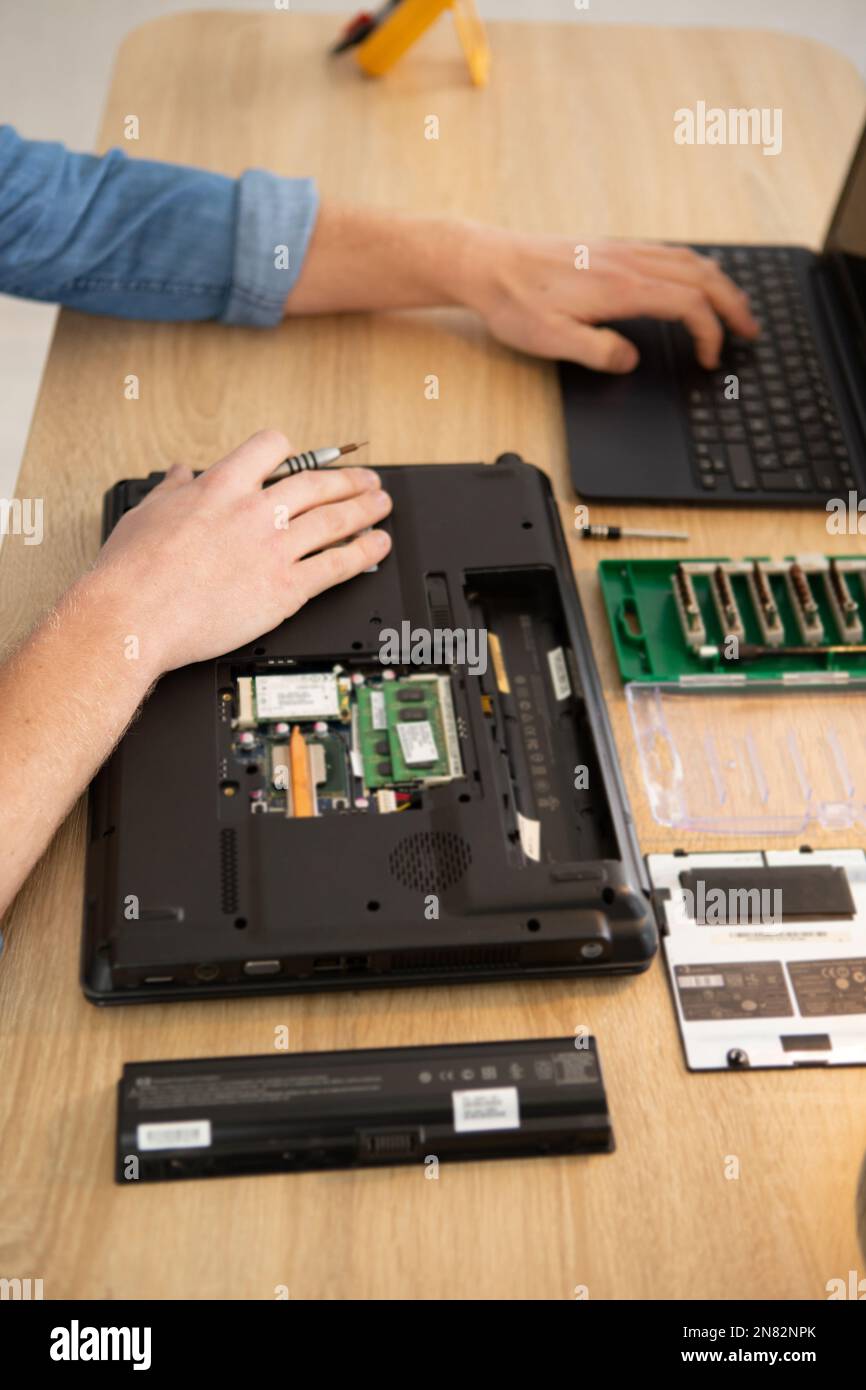 electronic repair shop technology renovation business occupation ...