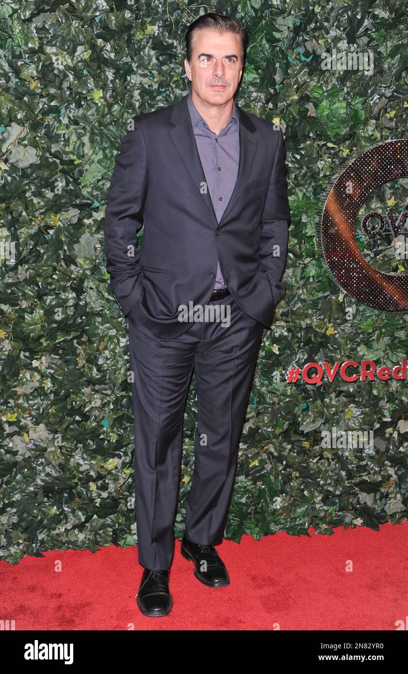 Chris Noth arrives at the QVC Red Carpet Style at the Four Seasons ...
