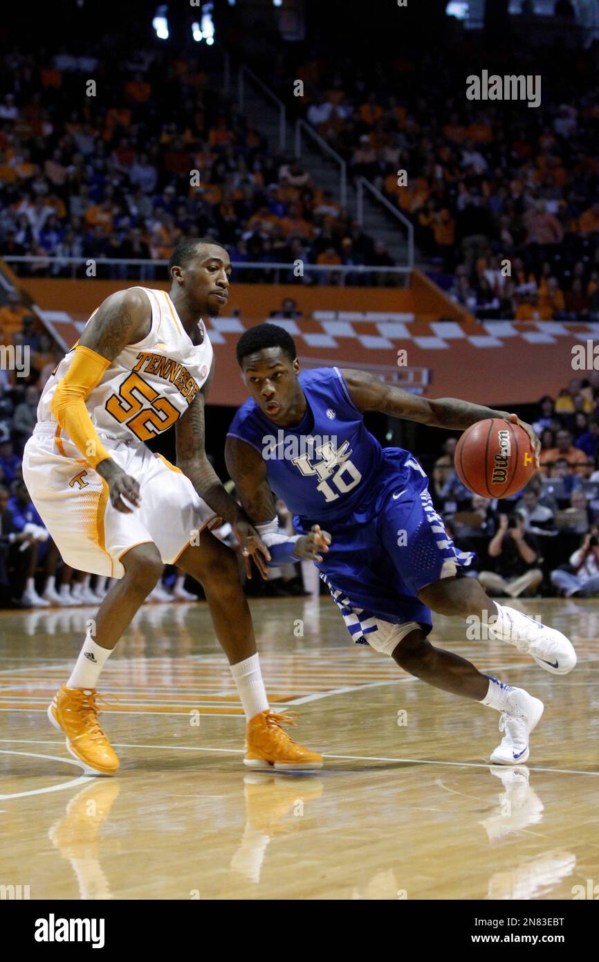 Kentucky guard Archie Goodwin (10) drives past Tennessee guard Jordan ...