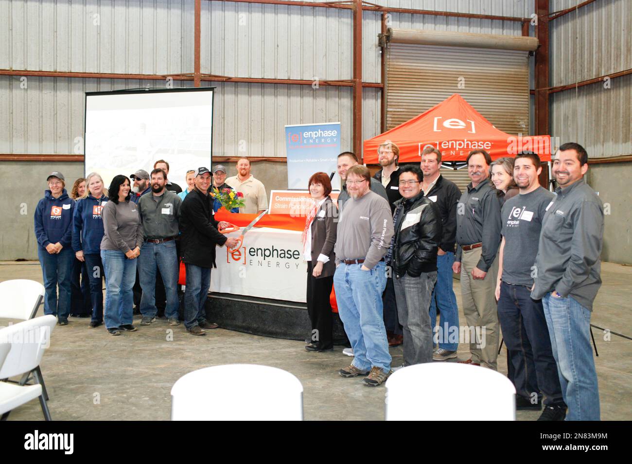 The Enphase Energy team participates in the 902kW solar commissioning ...