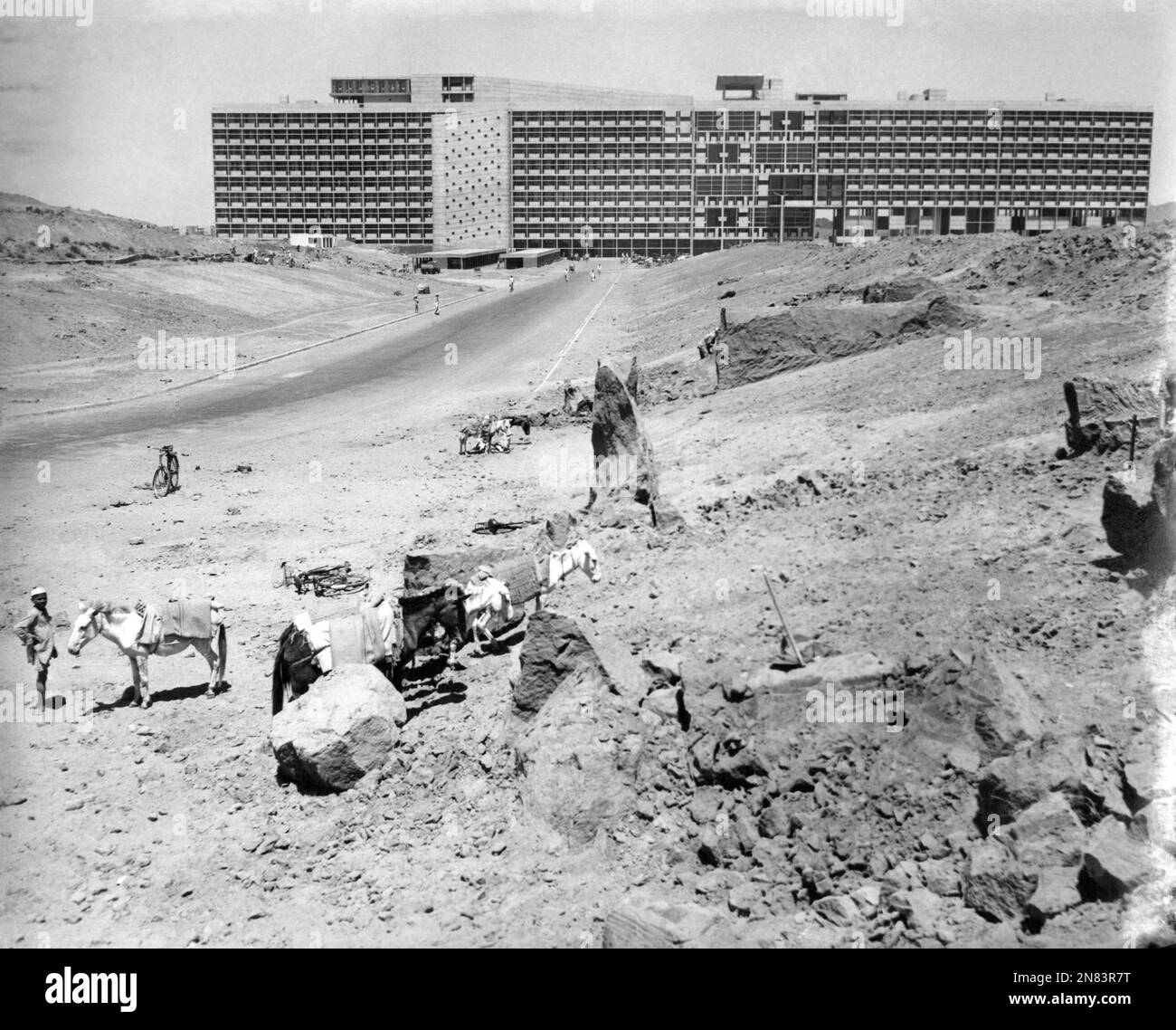 This magnificent nine-storey secretariat building dominates the new ...