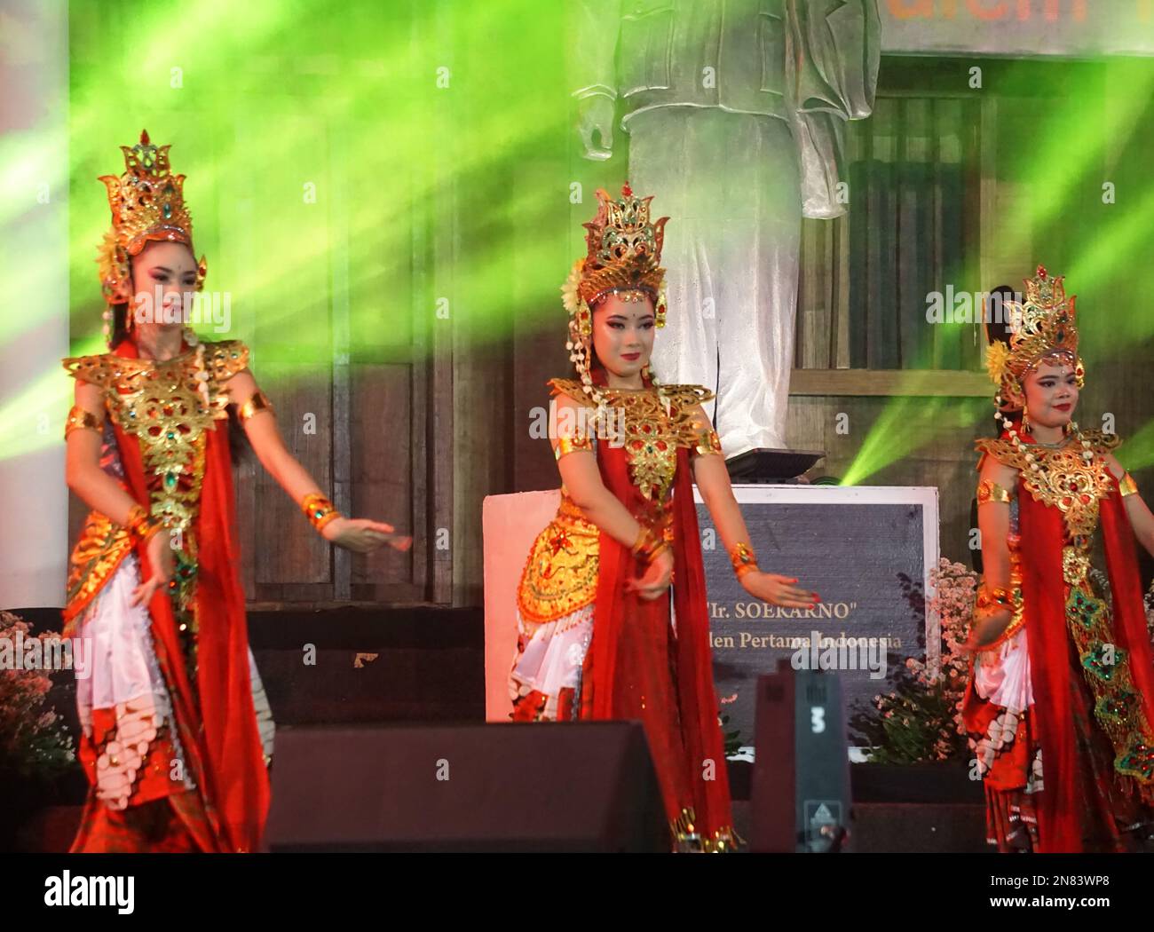 Indonesian perform kenyo dance. Kenyo dance is one of Indonesian traditional dance Stock Photo ...