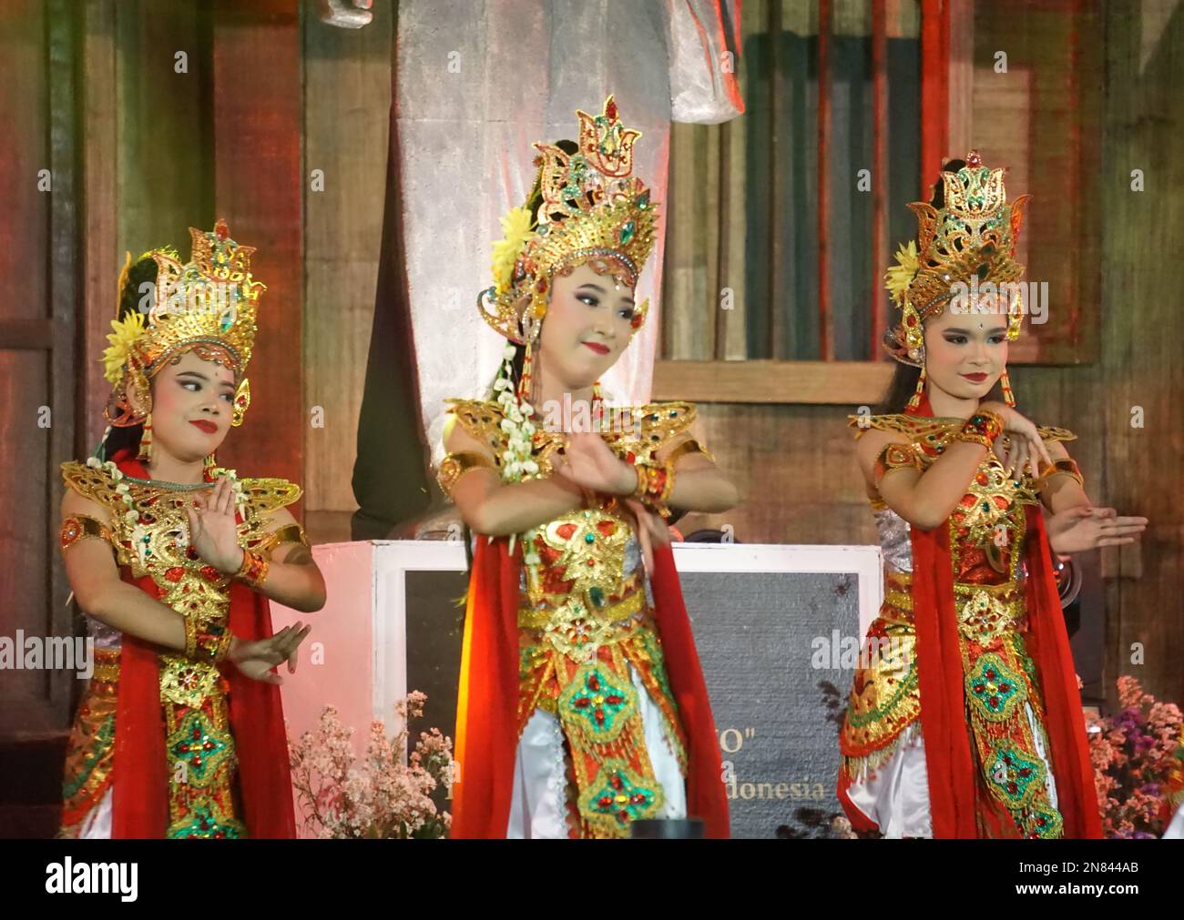 Indonesian perform kenyo dance. Kenyo dance is one of Indonesian traditional dance Stock Photo ...