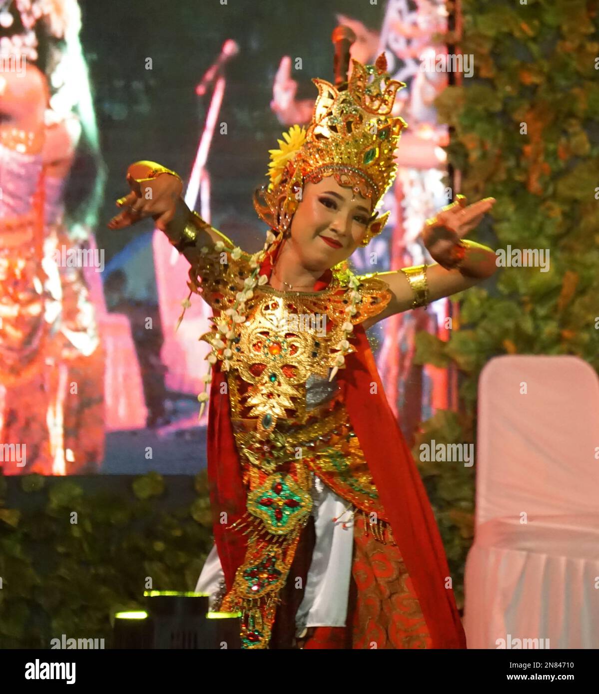 Indonesian perform kenyo dance. Kenyo dance is one of Indonesian traditional dance Stock Photo ...