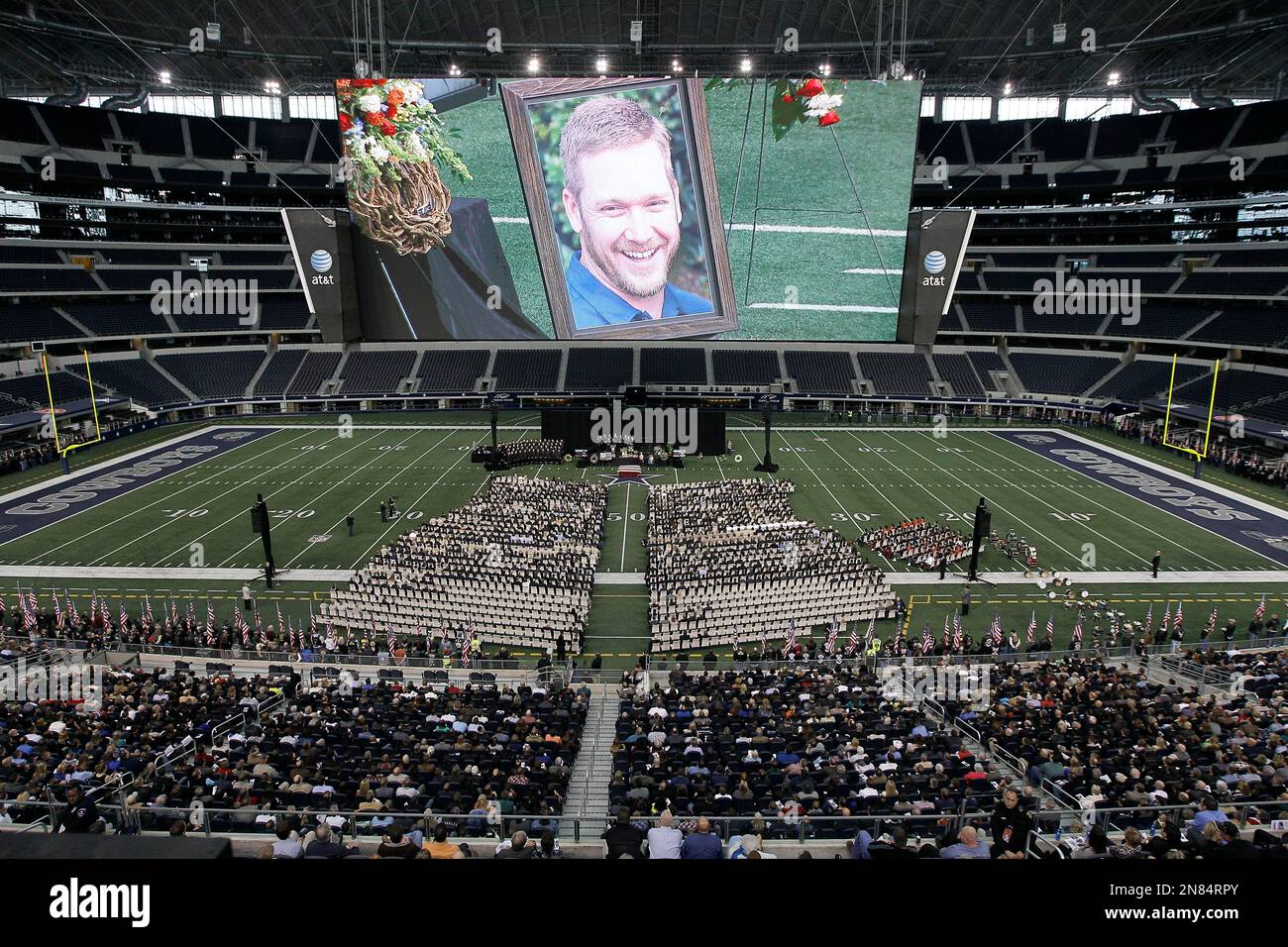 Thousands attend a memorial service for Christopher Kyle at Cowboys ...