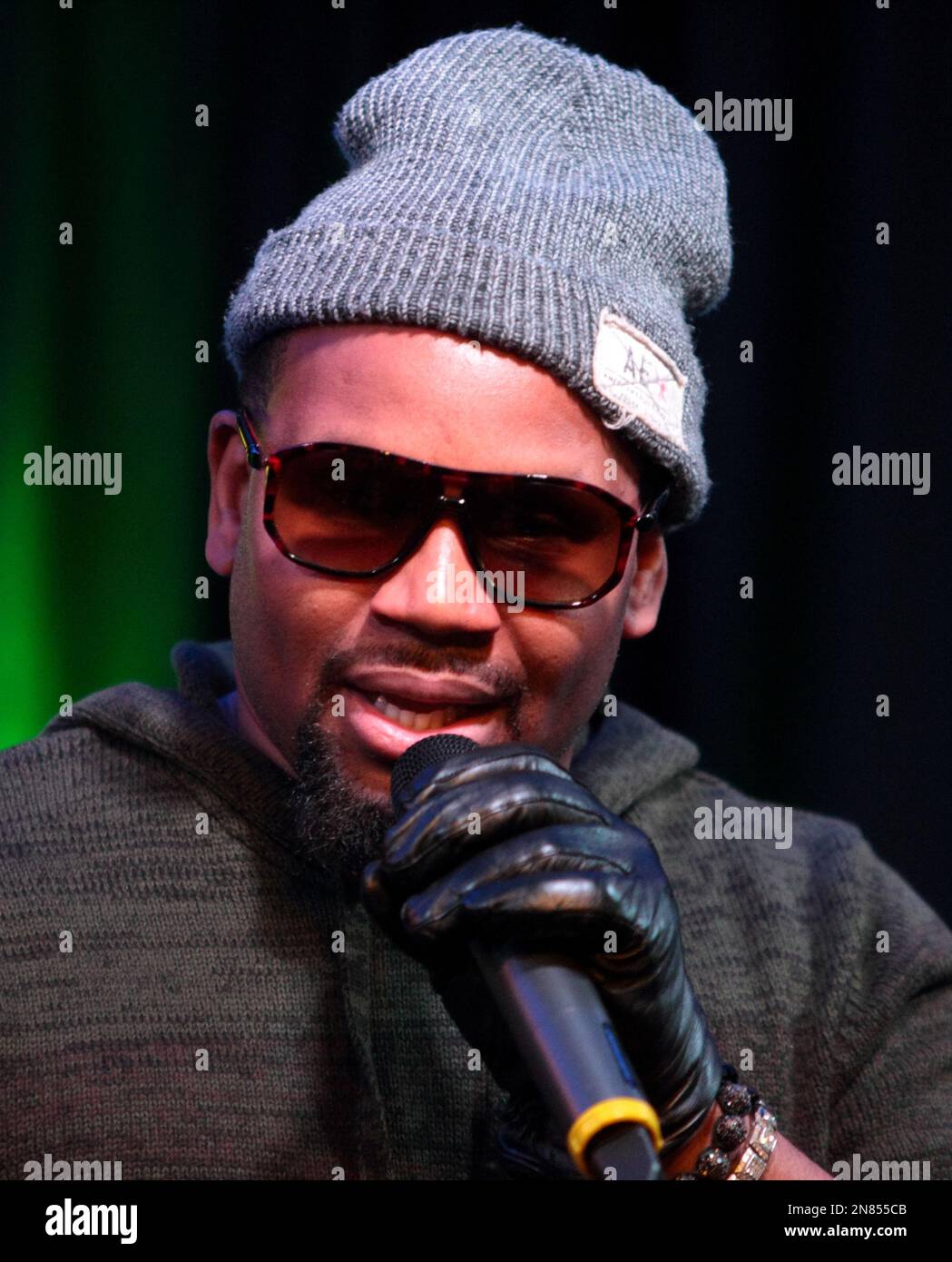 R&B singer-songwriter Avant visits radio station WDAS 105.3 iHeartradio ...