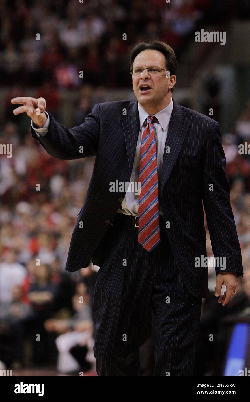 Indiana head coach Tom Crean coaches against Ohio State during an NCAA ...