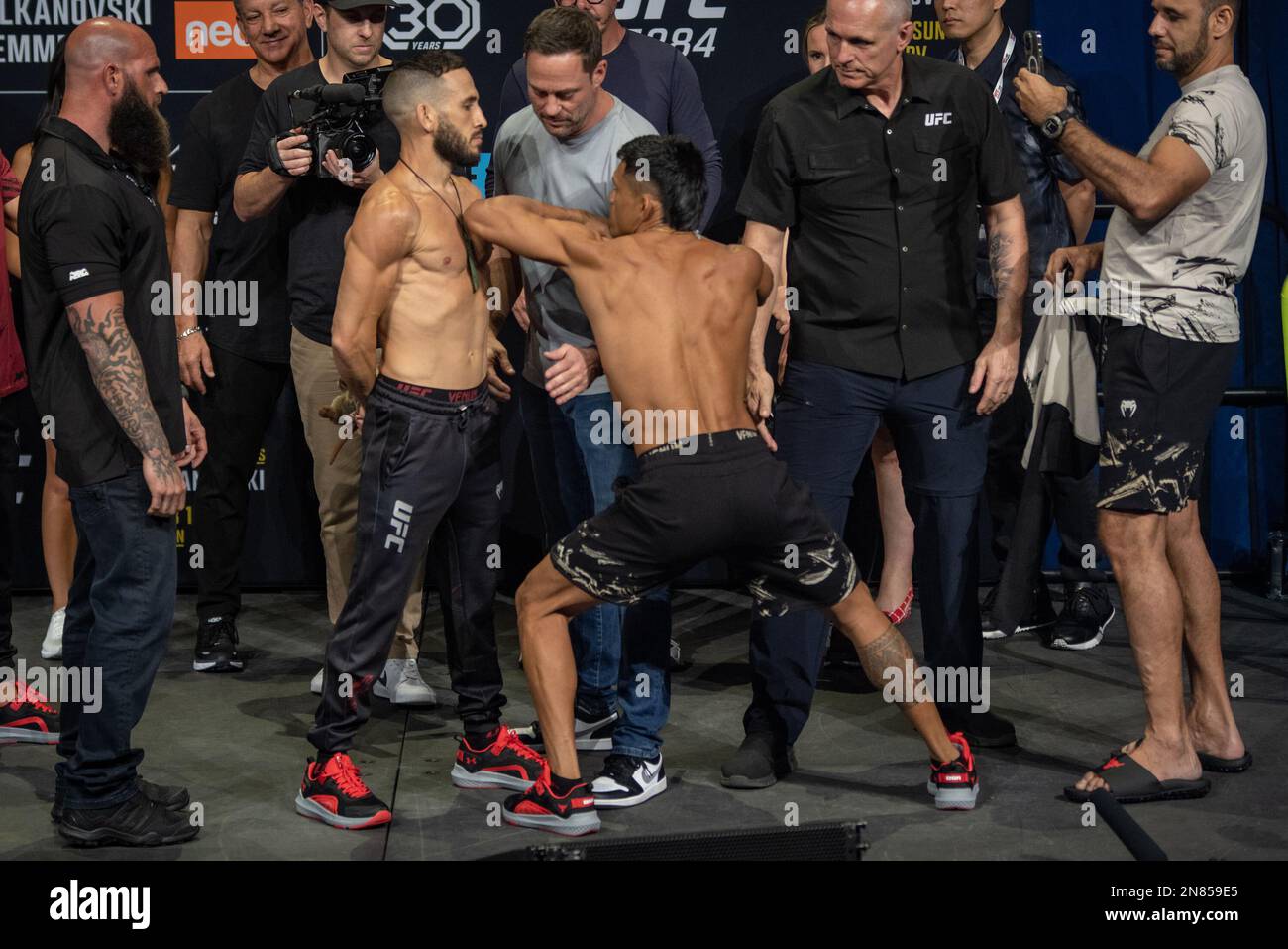 PERTH, AUSTRALIA - FEBRUARY 11: Shannon Ross and Kleydson Rodrigues ...