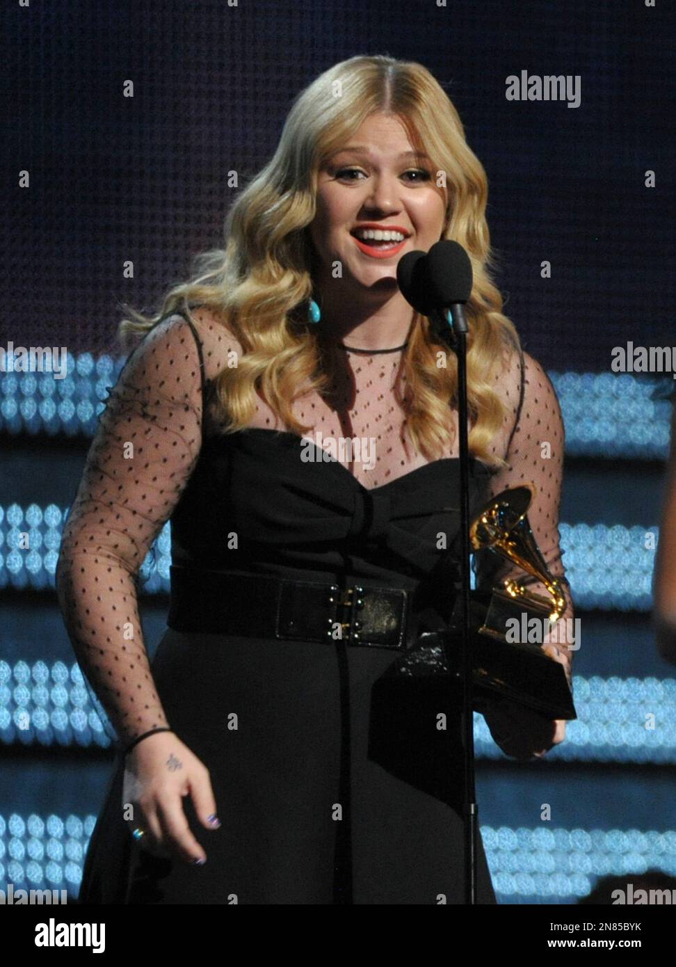 Kelly Clarkson Album Cover Stronger