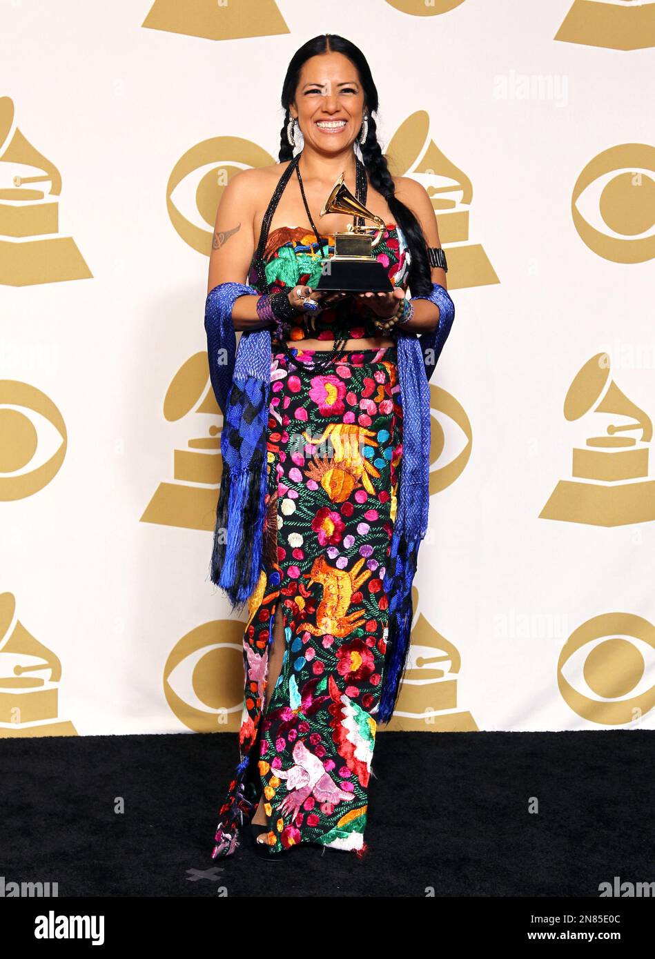 Lila Downs poses backstage with the award for regional Mexican music ...