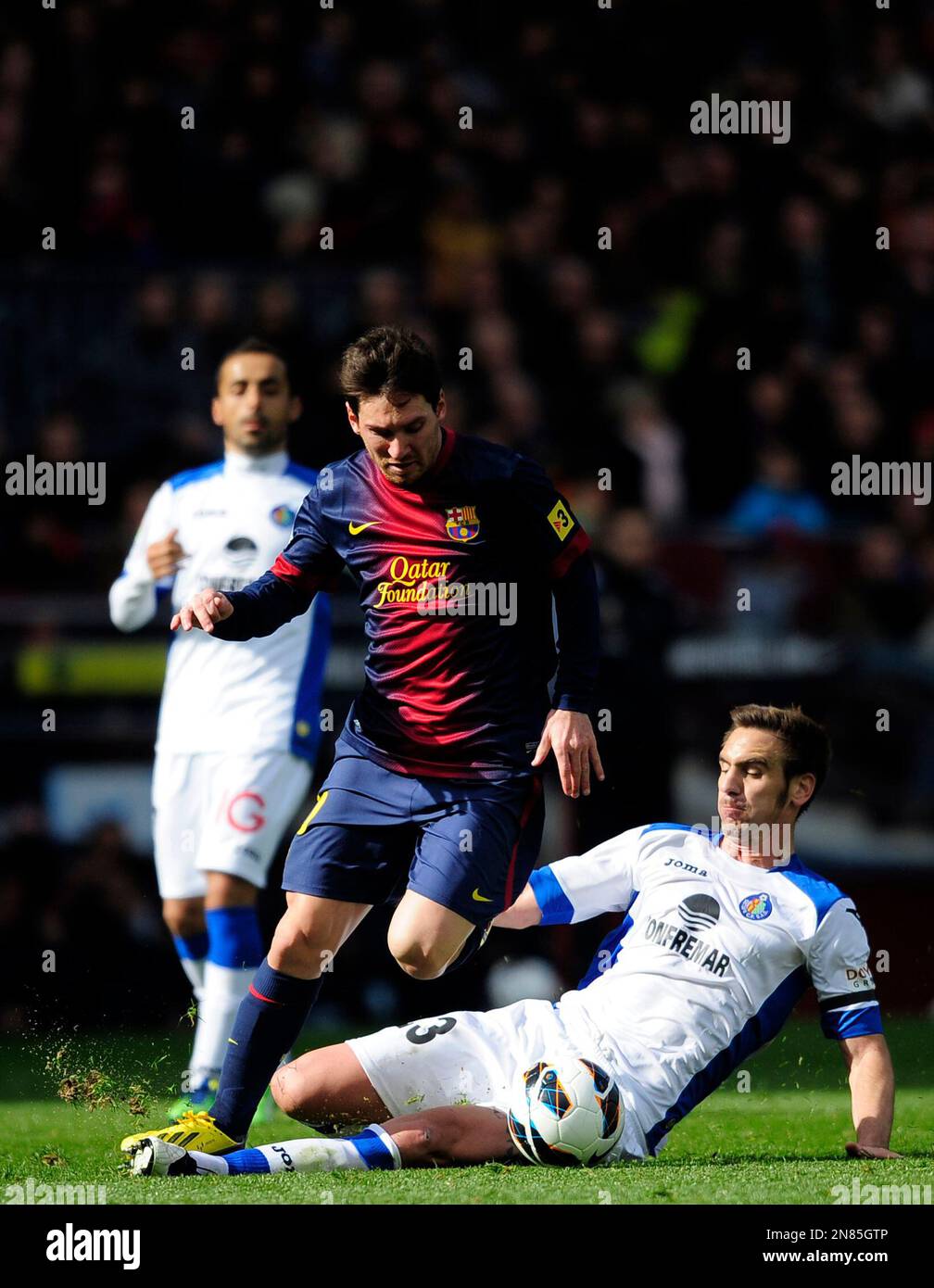 FC Barcelona's Lionel Messi from Argentina, front left, duels for the ...