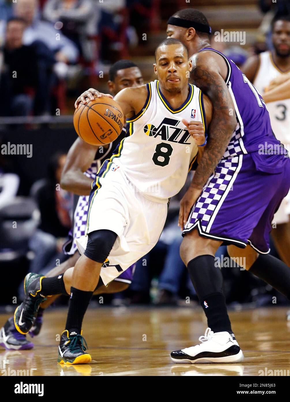 Utah Jazz guard Randy Foye (8) tries to drive against Sacramento Kings ...