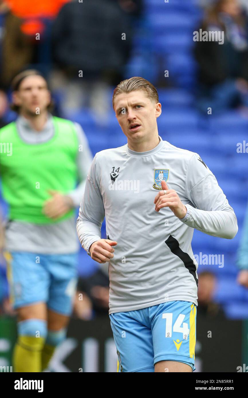 George Byers #14 of Sheffield Wednesday warms up during the Sky Bet ...
