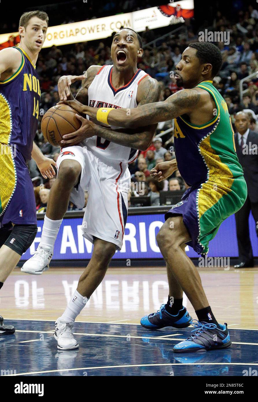 Atlanta Hawks guard Jeff Teague (0) drives against New Orleans Hornets ...