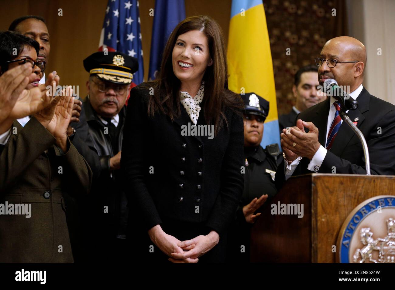 Pennsylvania Attorney Gen. Kathleen Kane is applauded by Philadelphia ...