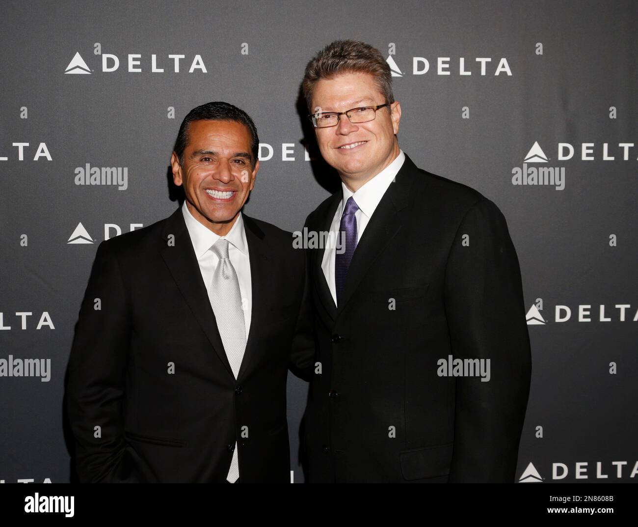 Los Angeles Major Antonio Villaraigosa and Delta's Tim Mapes attend a ...