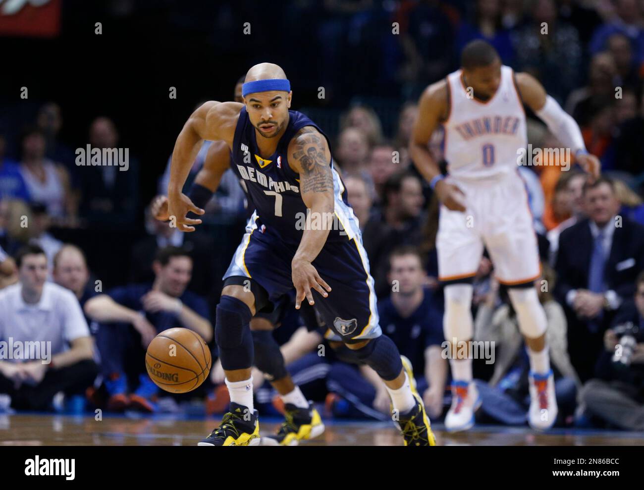 Memphis Grizzlies guard Jerryd Bayless drives up the court during an ...