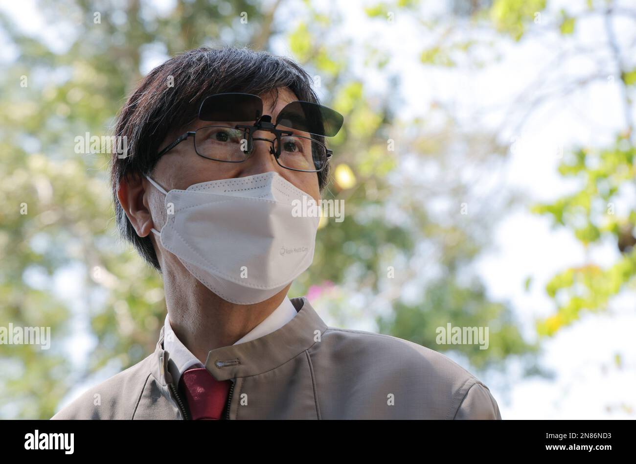 Professor Yuen Kwok-yung, University of Hong Kong and meet the media ...
