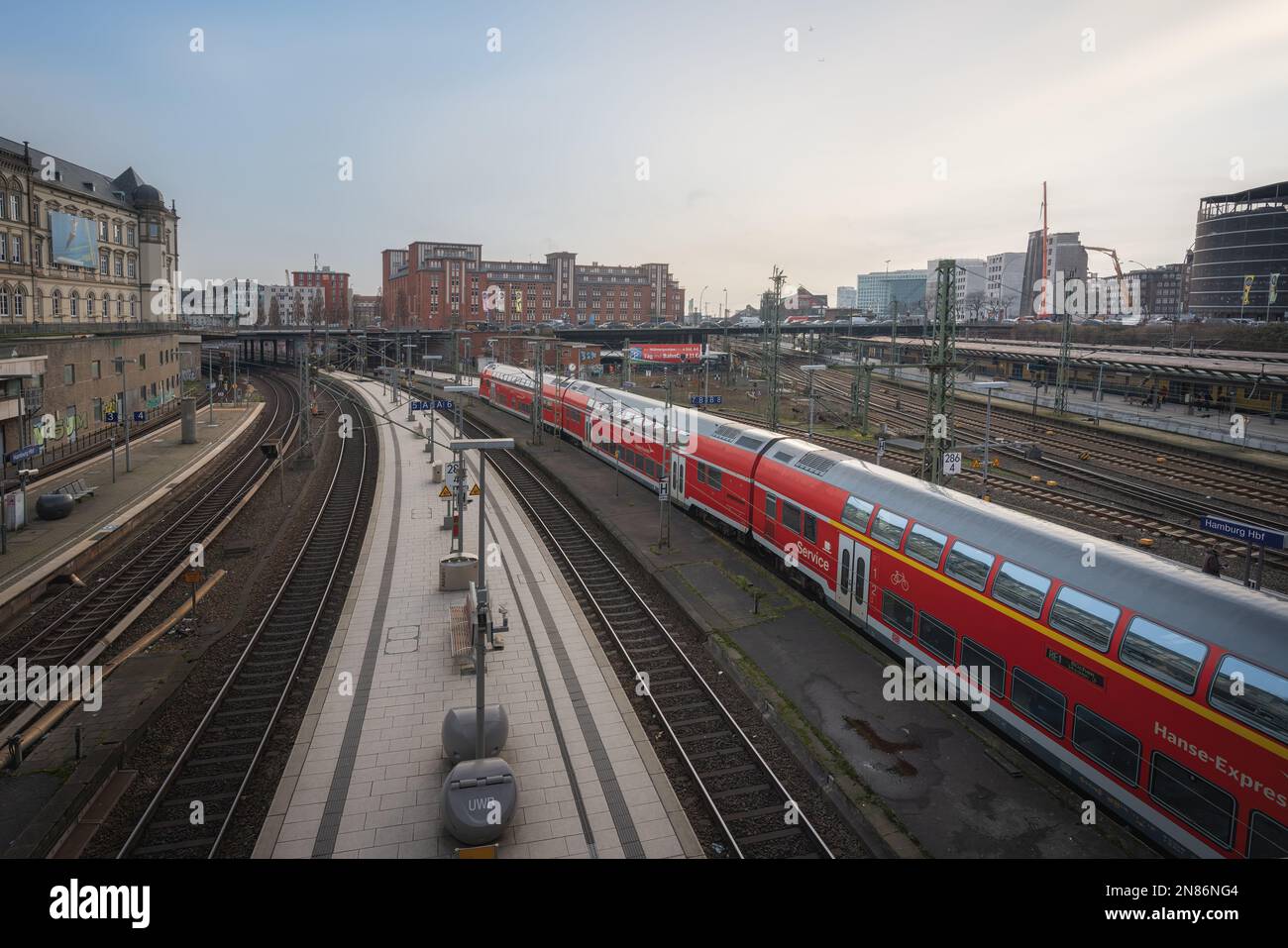 Trains and trails at Hamburg Central Station (Hauptbahnhof) - Hamburg ...