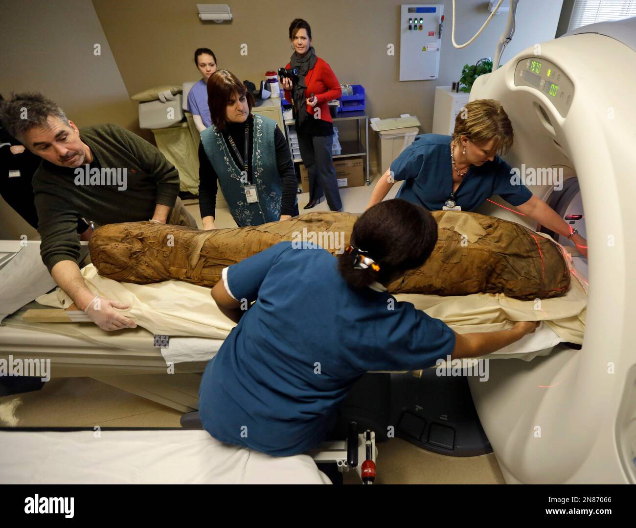 In this Friday, Feb. 1, 2013 photo, CT technicians Marion Price, right ...