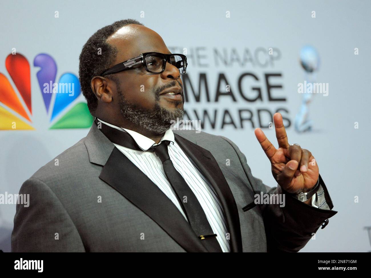 Cedric the Entertainer poses backstage at the 44th Annual NAACP Image ...