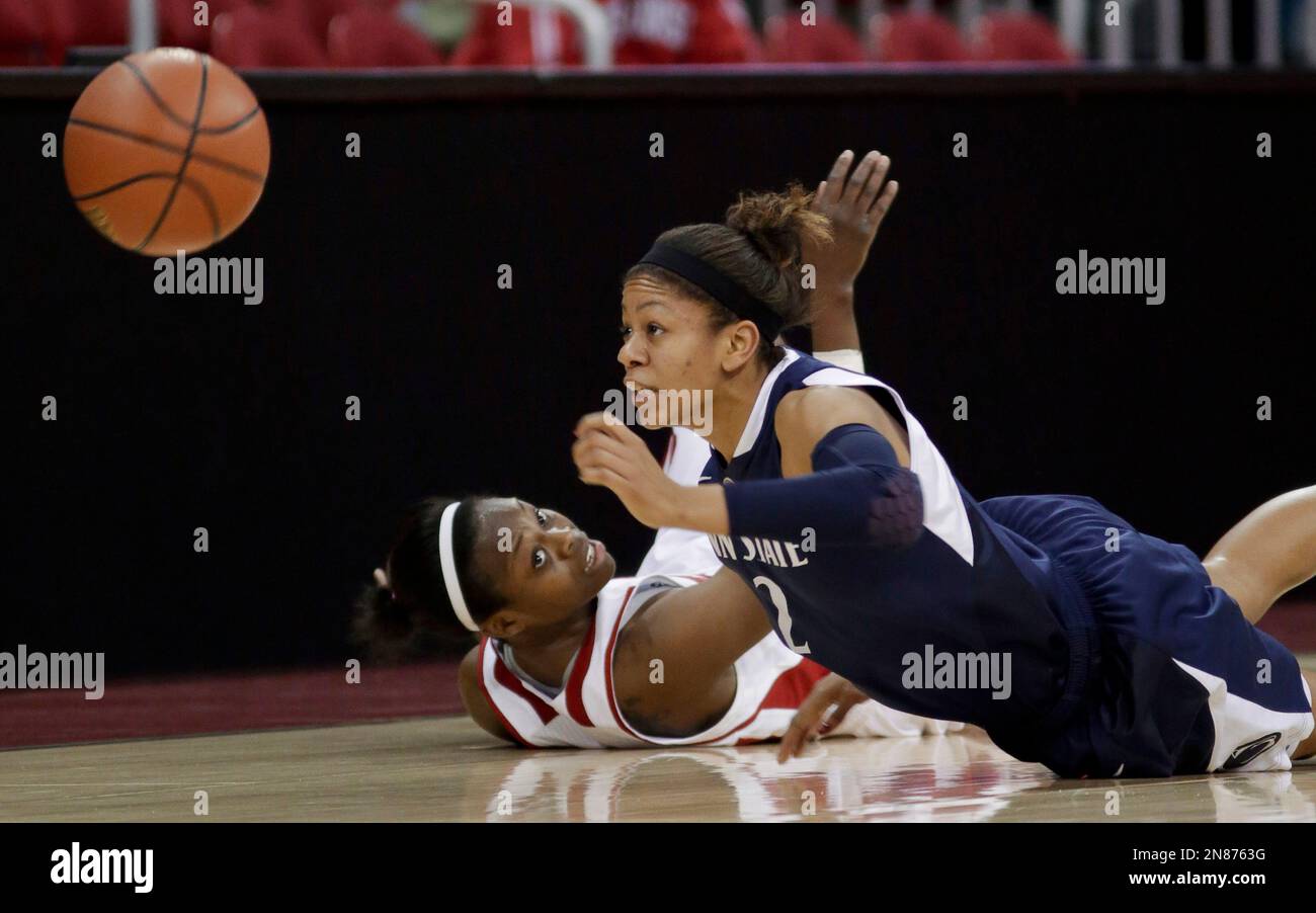 Wisconsin's Tiera Stephen, left, and Penn State's Dara Taylor watch a ...