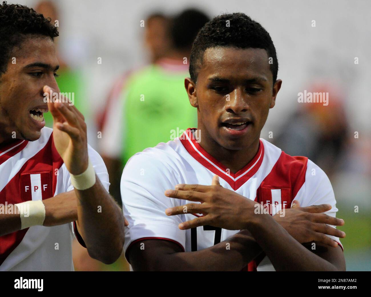 Peru's Jose Reyna, right, celebrates with teammate Jean Deza after ...