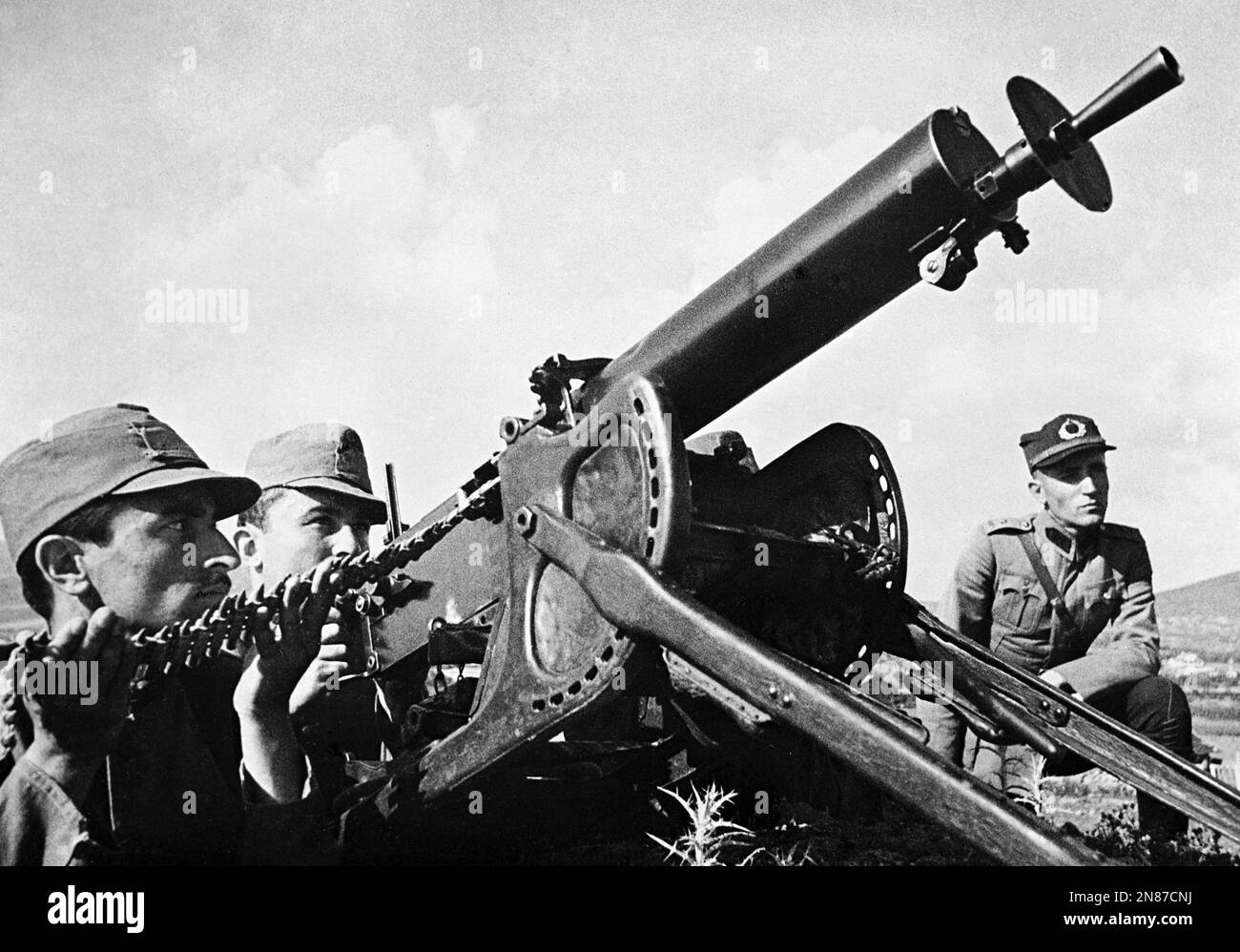 Two Turkish machine gunners with their gun during the Turkish Army ...