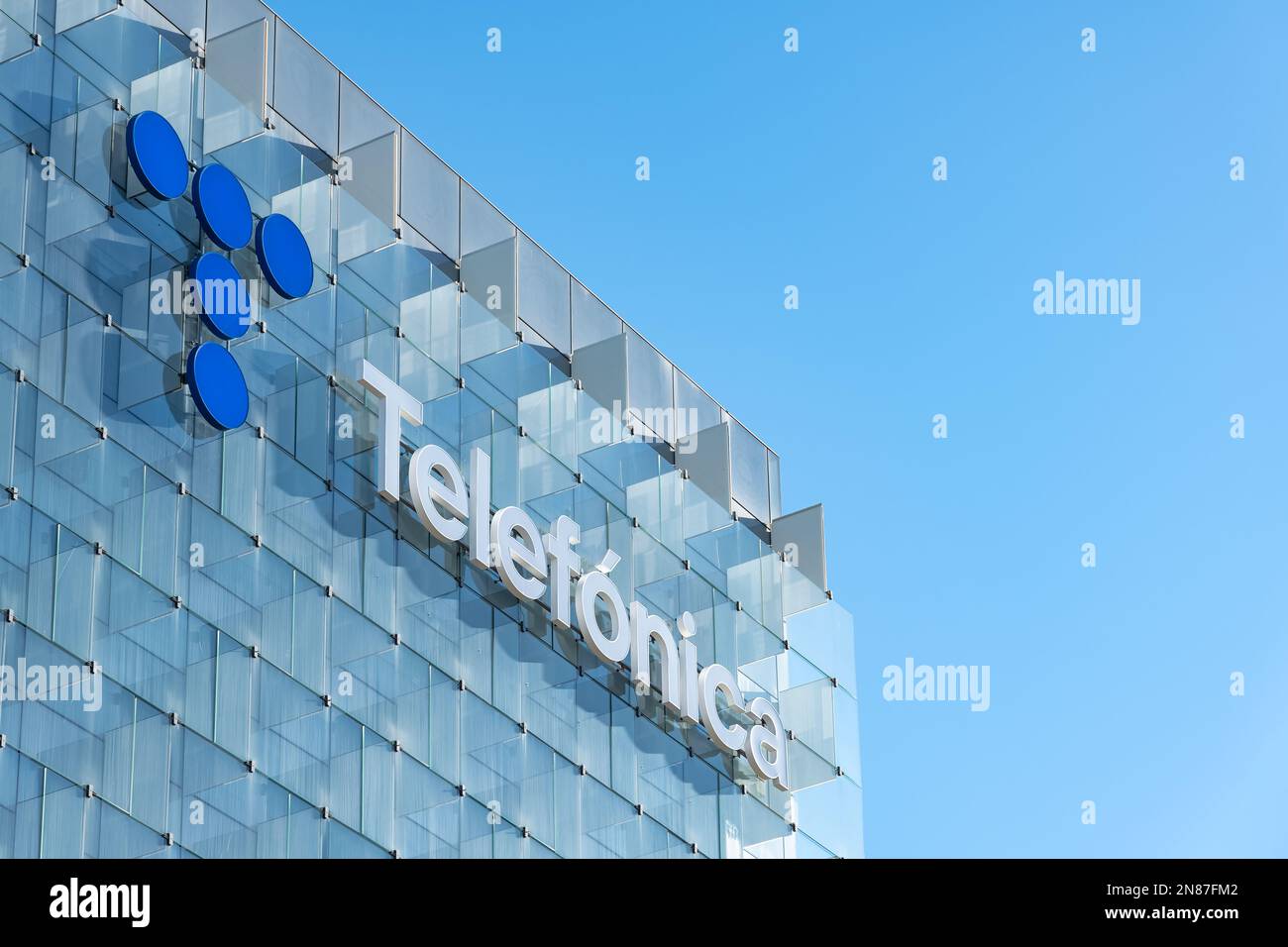 Movistar store hi-res stock photography and images - Alamy
