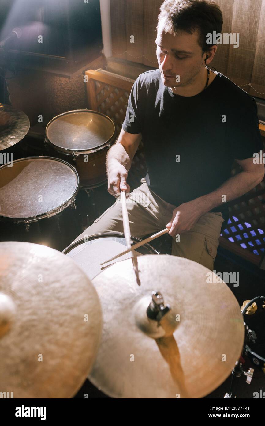 Drummer playing drums hi-res stock photography and images - Alamy