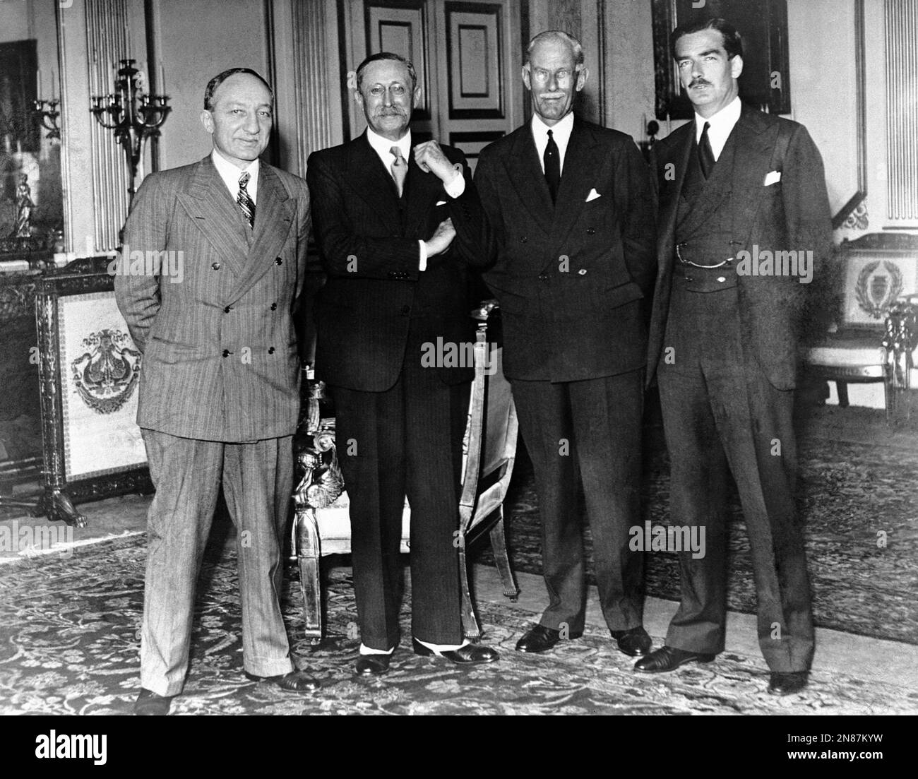 British Foreign Secretary Anthony Eden, right, with French Prime ...