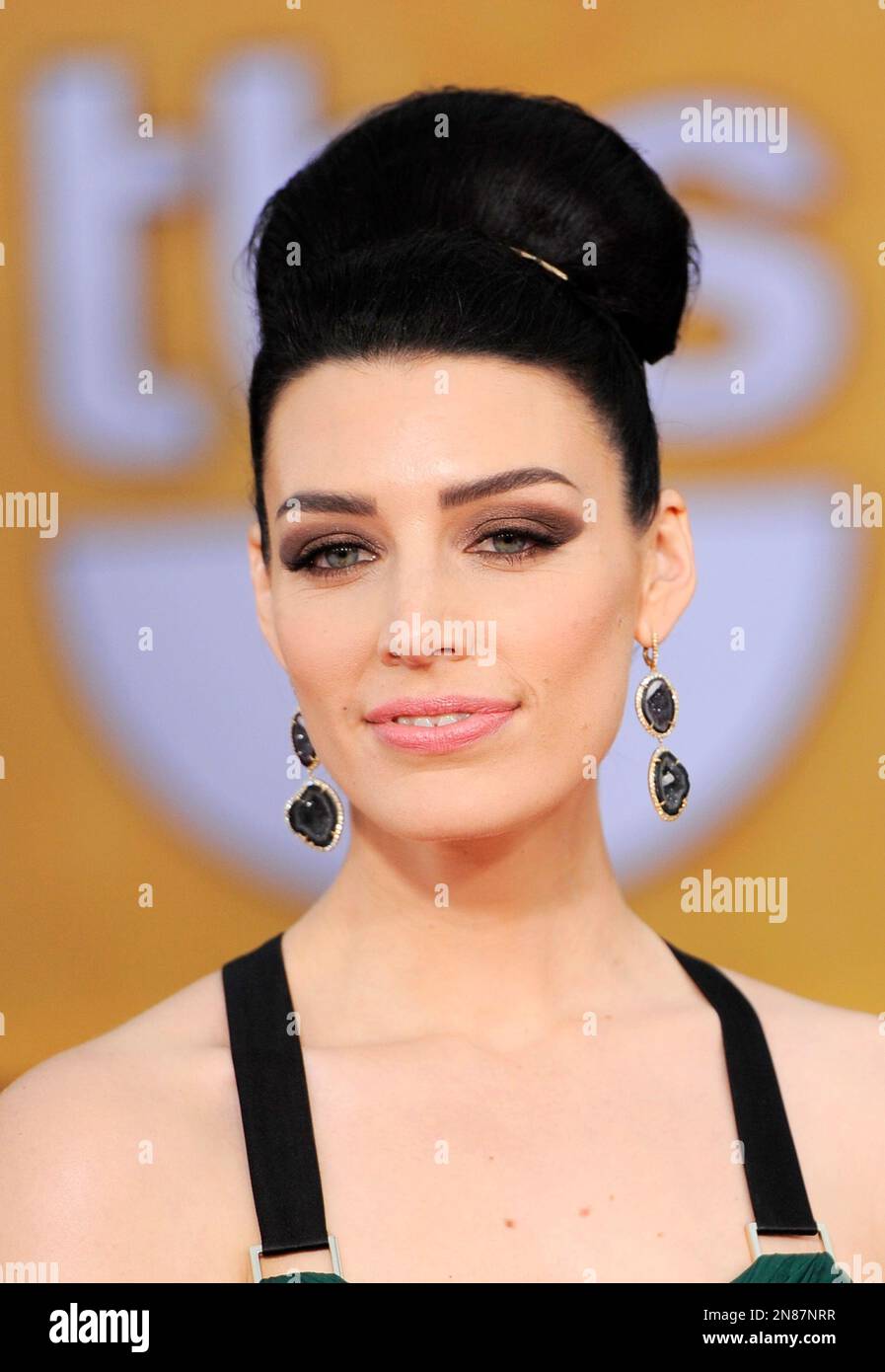 Jessica Pare arrives at the 19th Annual Screen Actors Guild Awards at ...