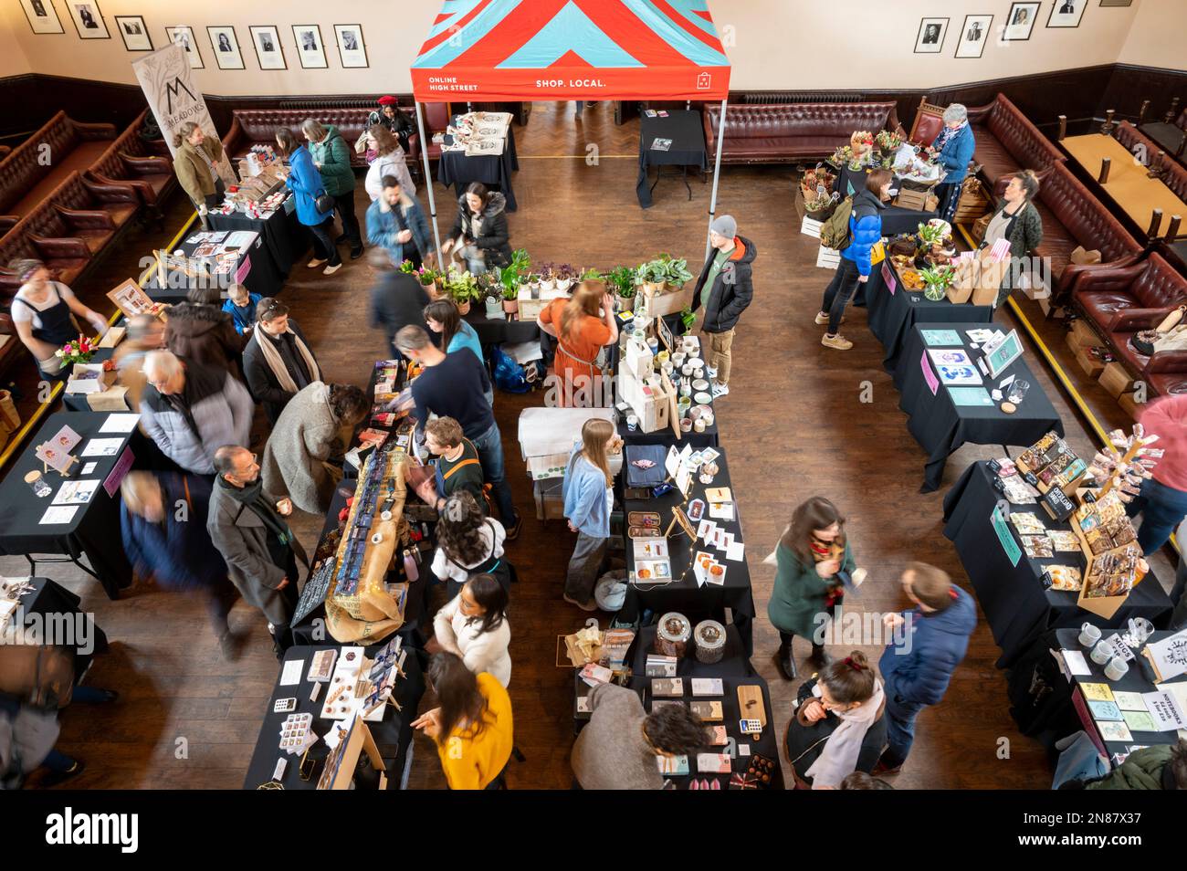 Cambridge, UK. 11th Feb, 2023. People enjoy the Cambridge Chocolate ...