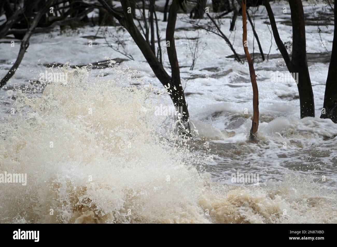 Indian ocean tsunami 2004 wave hi-res stock photography and images - Alamy