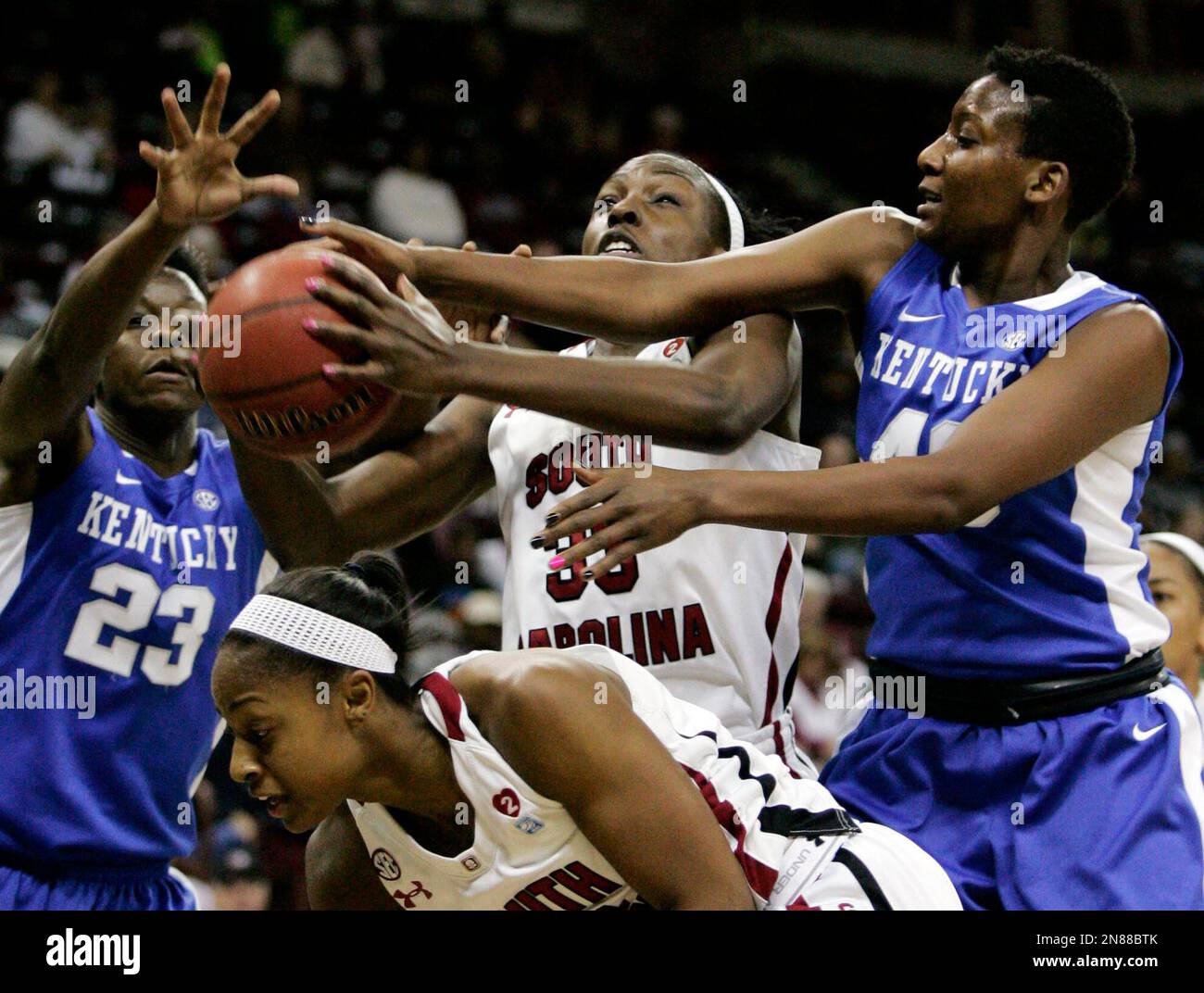 Kentucky's Samarie Walker (23) and Brittany Henderson (40) pressure ...