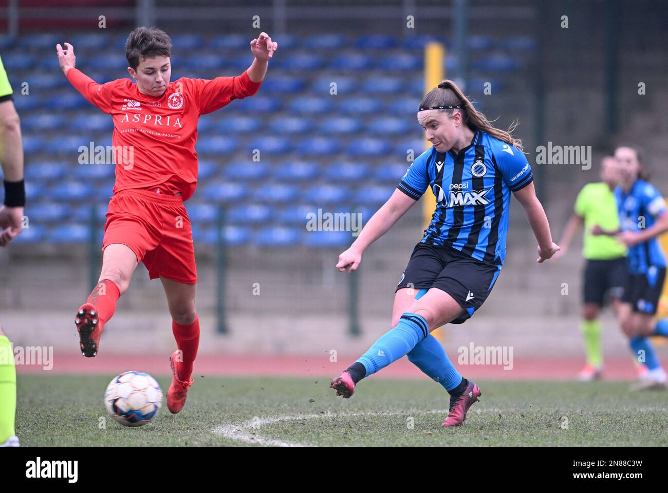 Camille Dinjart (9) of Woluwe and Davinia Vanmechelen (25) of Brugge ...