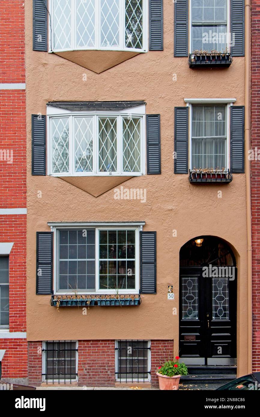 Historic building symmetrical facade hi-res stock photography and ...