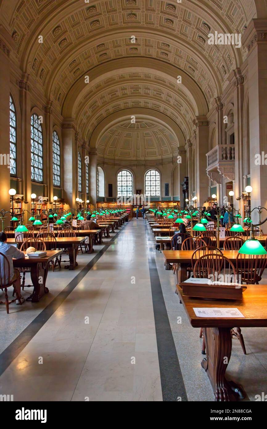 Library atmosphere hi-res stock photography and images - Alamy