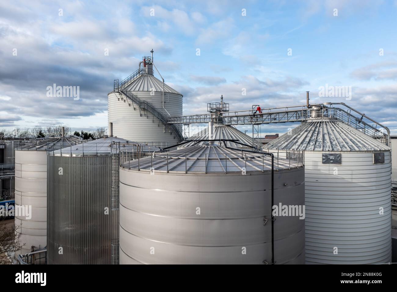 Petrochemical storage tanks hi-res stock photography and images - Alamy