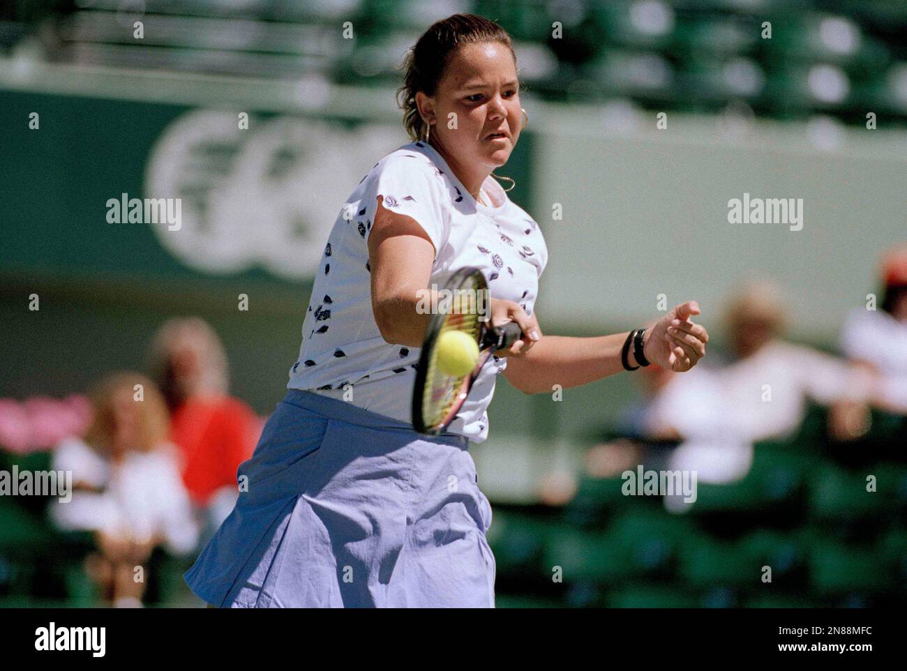 U.S. tennis player Lindsay Davenport returns against Gabriela Sabatini ...